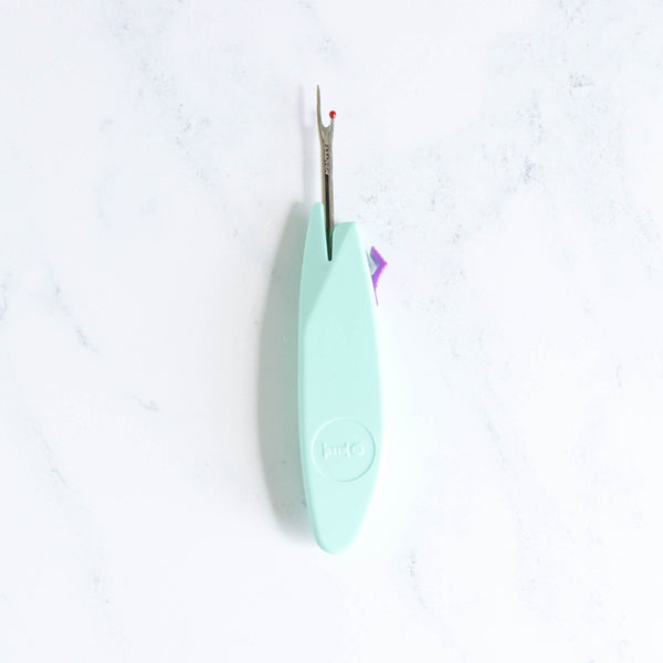Retractable Seam Ripper and Thread Cutter - Stitched Modern